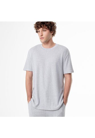 "Estilos casual-formal y deportivos para hombres, mujeres y niños ...